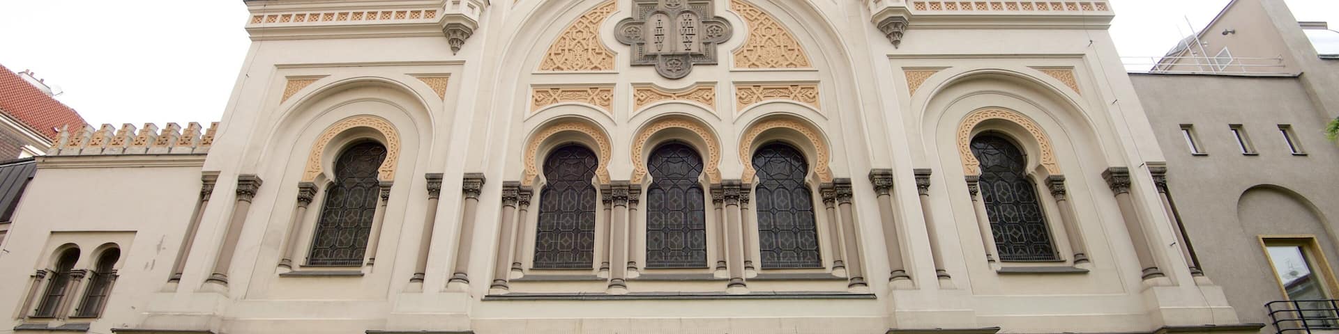 Španělská synagoga mostrando arquitetura de patrimônio