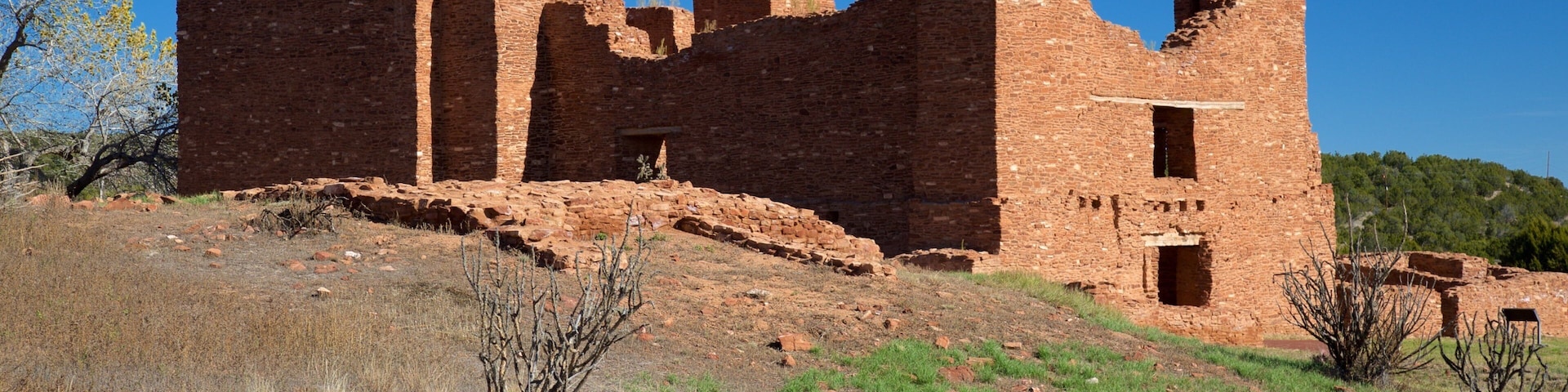 Salinas Pueblo Missions National Monuments que inclui uma ruína e elementos de patrimônio