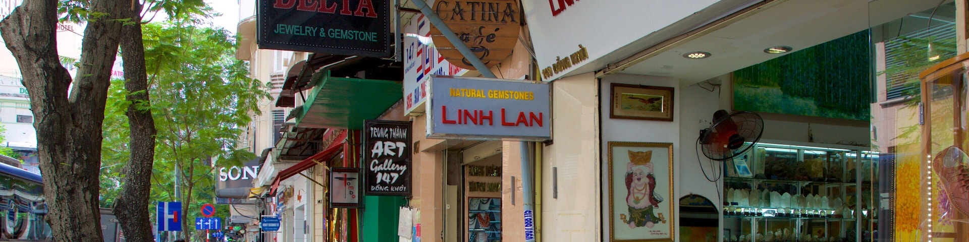 Dong Khoi Street showing shopping