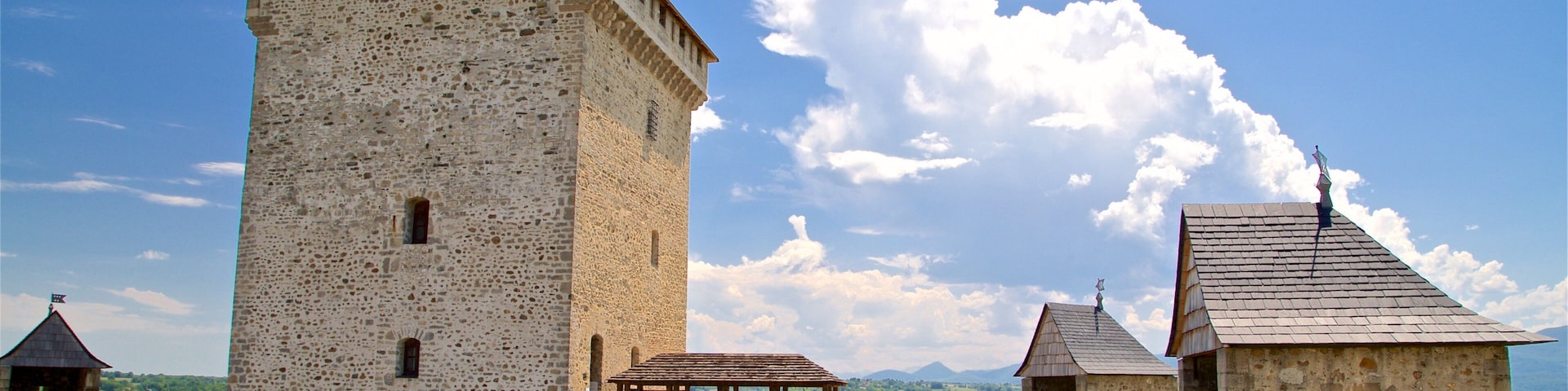Château de Mauvezin que inclui arquitetura de patrimônio