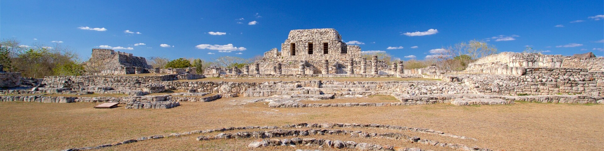 Ruínas Maias de Mayapán que inclui ruínas de edifício e arquitetura de patrimônio