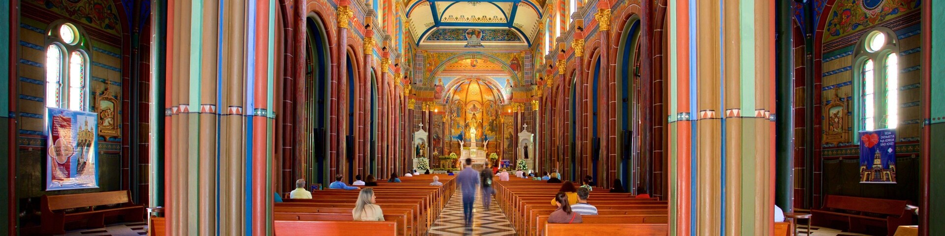 Igreja de São José mostrando vistas internas, elementos de patrimônio e uma igreja ou catedral