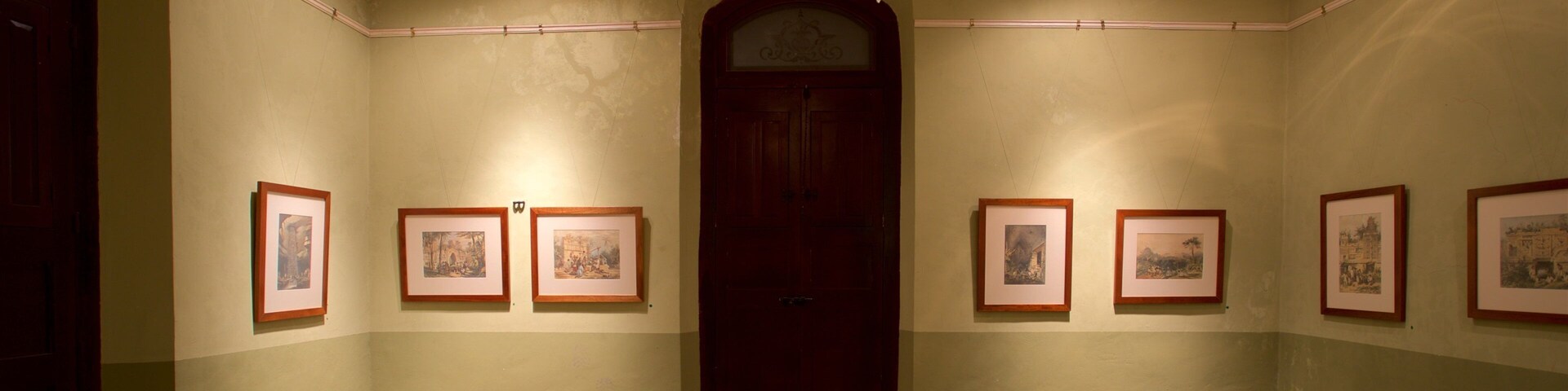 Casa Frederick Catherwood featuring interior views and art