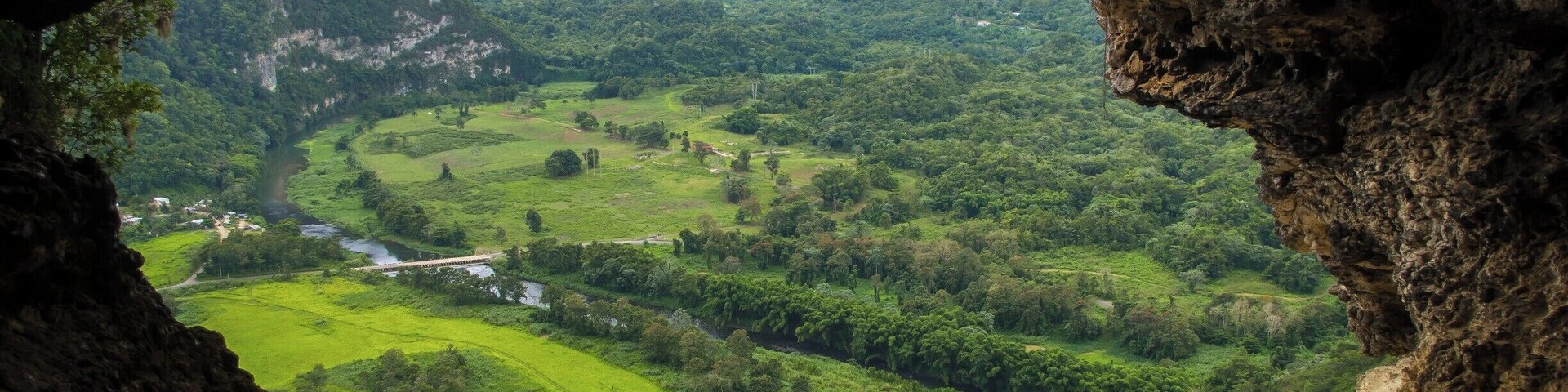 An easy guided hike through interesting cave formations leads to to this magnificent valley view. Don't look up… there are bats!  #bestof5 #green