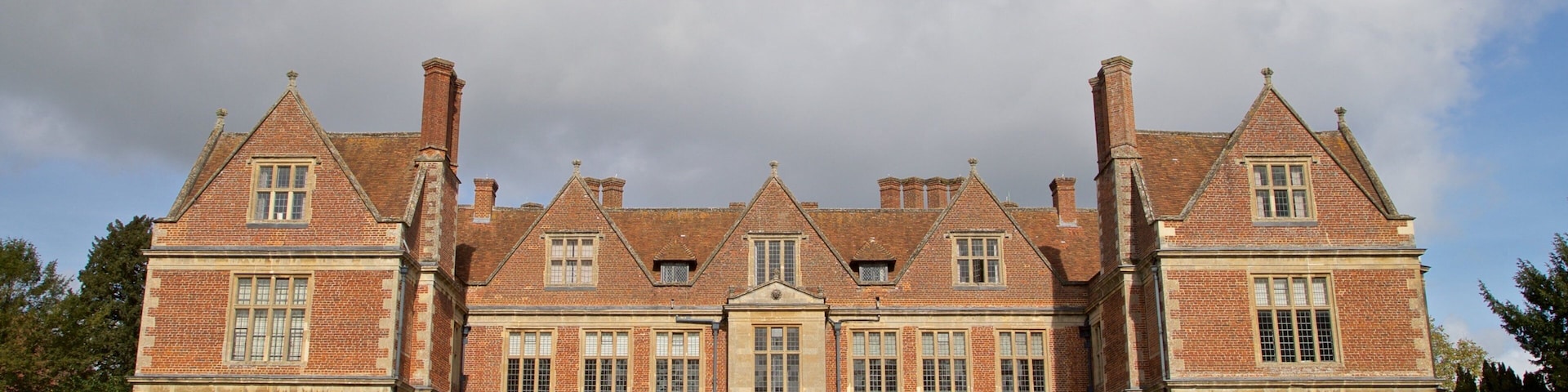 Shaw House showing a house and heritage elements