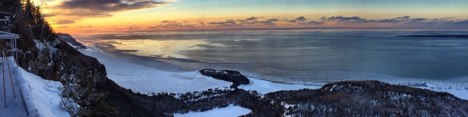 Great Sunset on top of the Pic Champlain, Parc national du Bic ☀️
