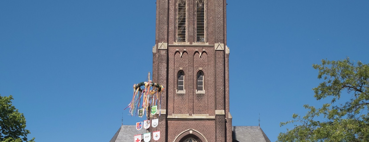 This is a photograph of an architectural monument., no. 45