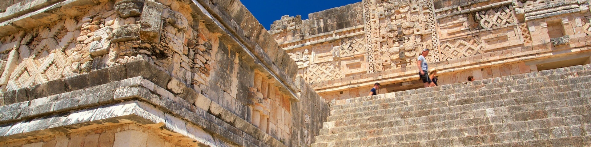 Sítio arqueológico de Uxmal caracterizando elementos de patrimônio