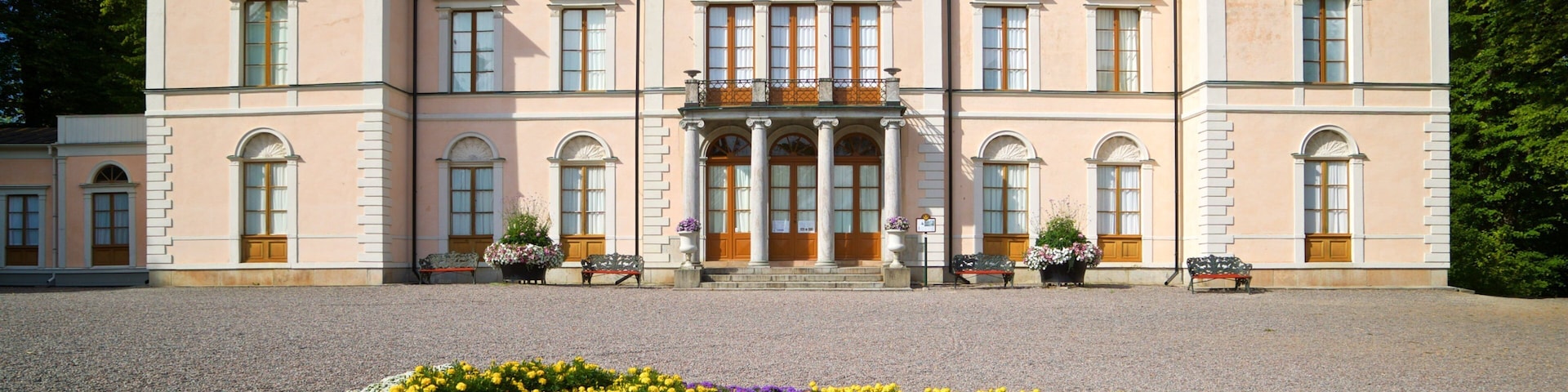 Rosendal Palace which includes heritage architecture, a castle and flowers