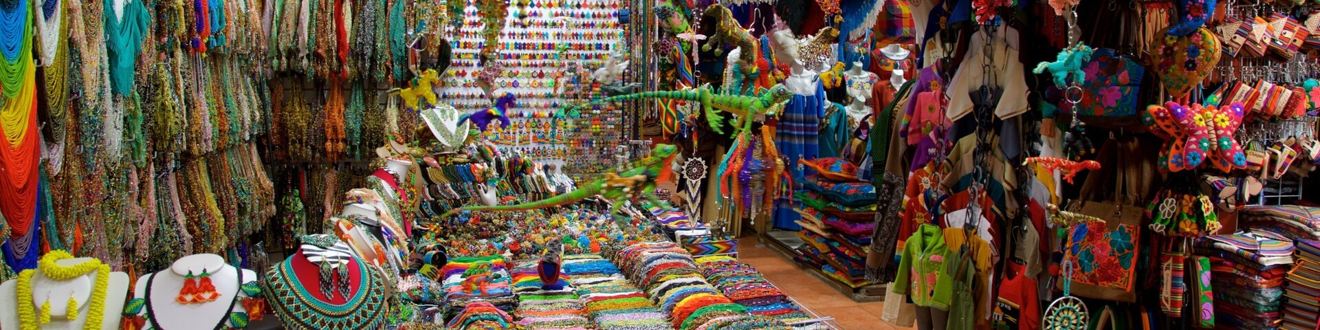 Handicrafts Market which includes markets and interior views