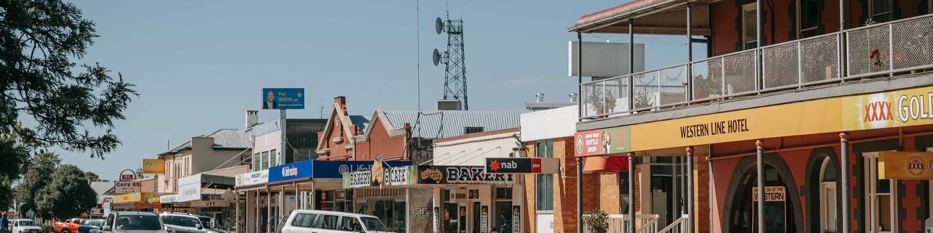 Oakey which includes a small town or village