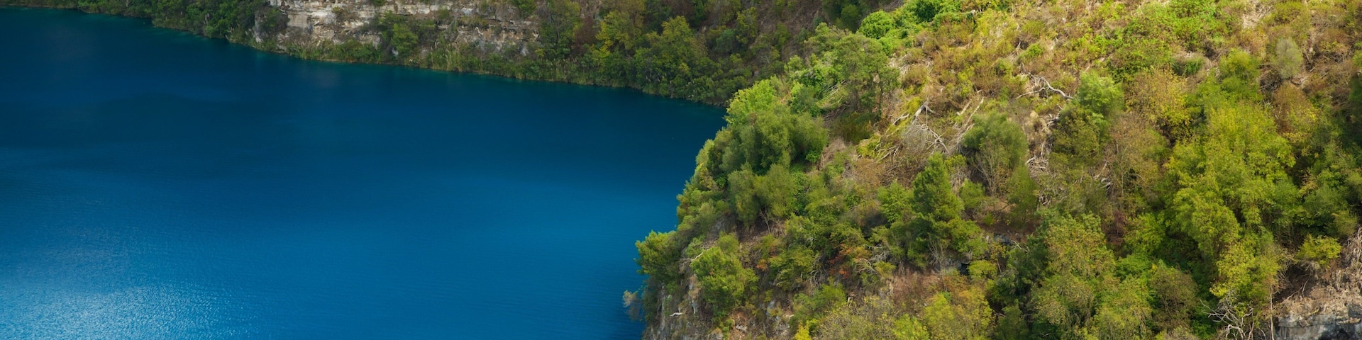 Blue Lake Reserve featuring a house, a lake or waterhole and tranquil scenes