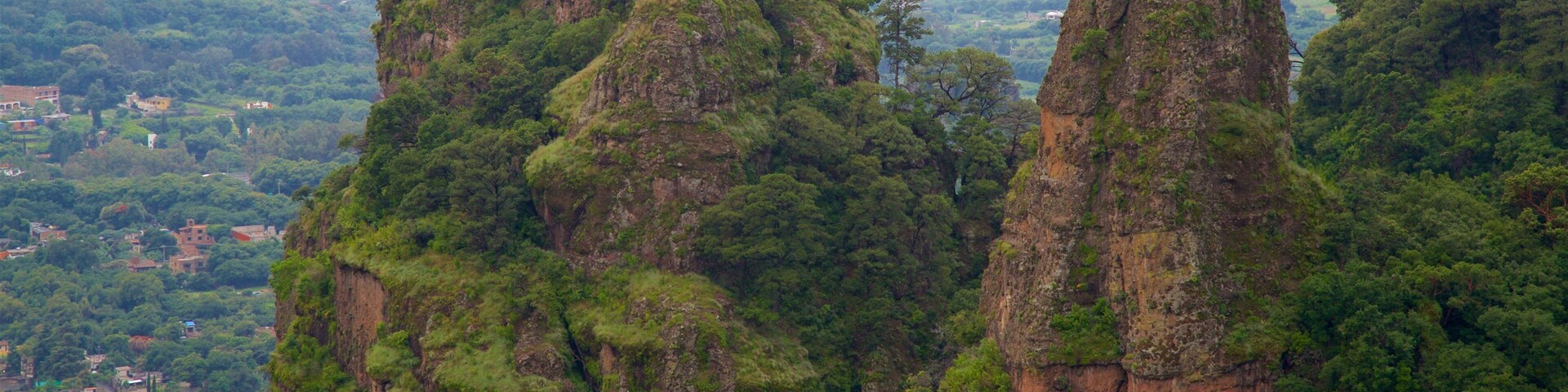 La pirámide del Tepozteco que inclui paisagem e cenas tranquilas