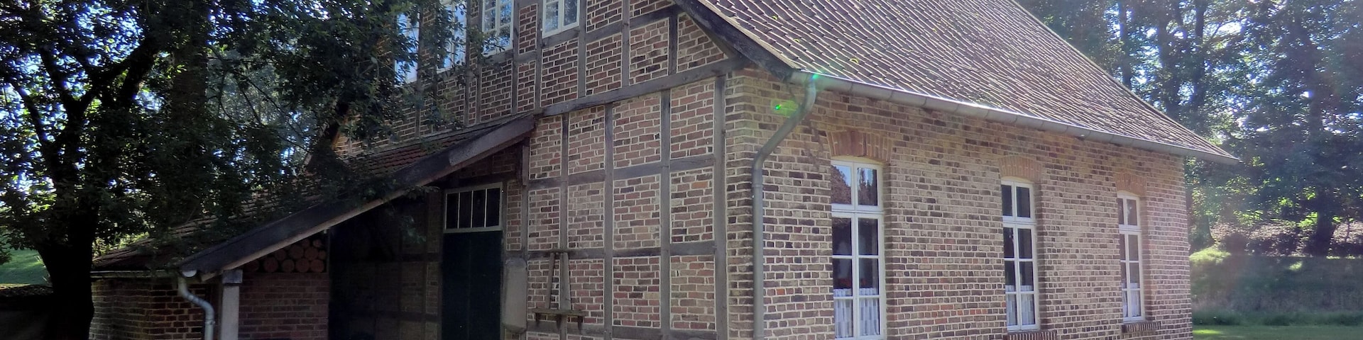 This is a photograph of an architectural monument., no. 26