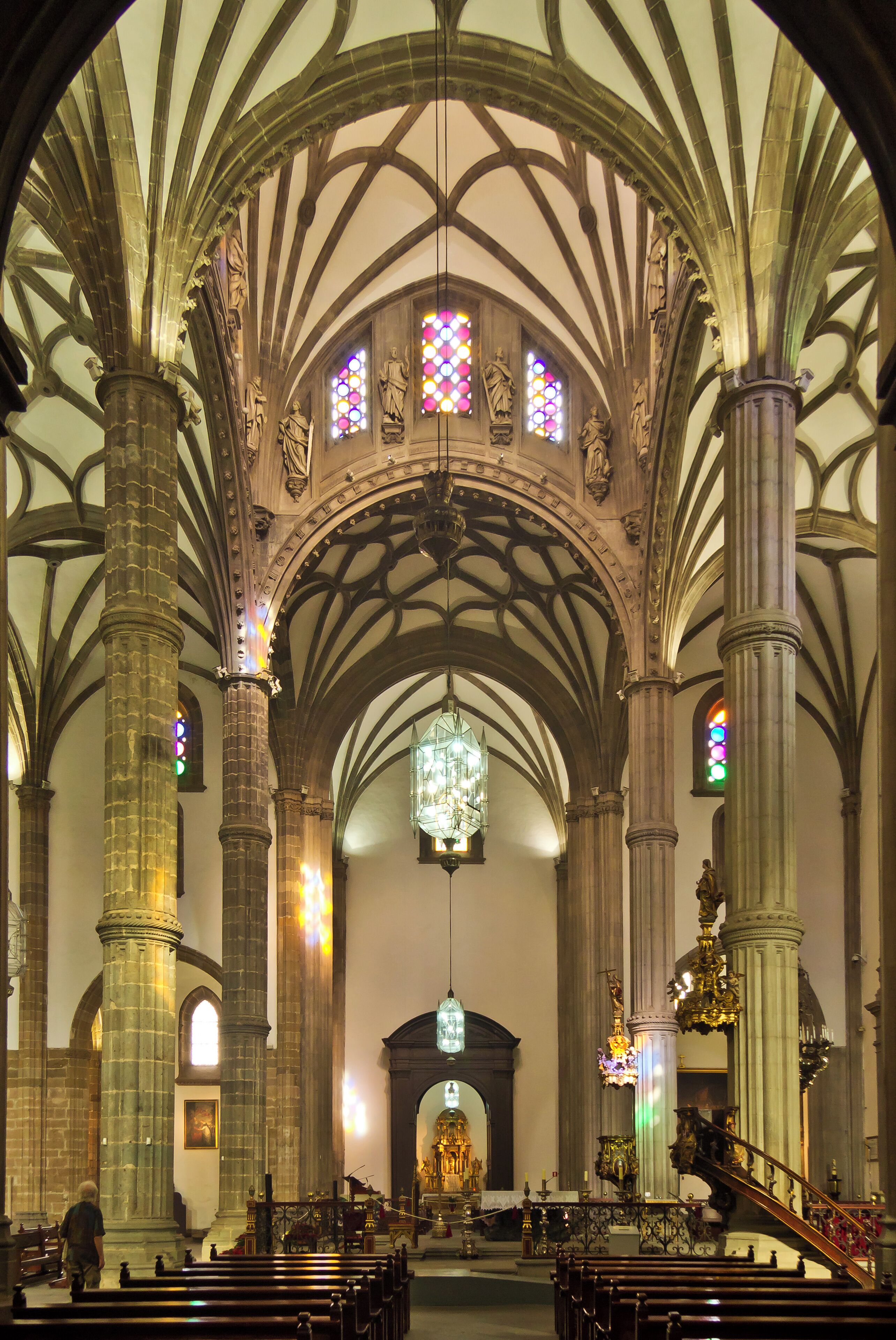 Kathedrale Santa Ana in Las Palmas de Gran Canaria, Blick durch die Vierung in das linke Querschiff