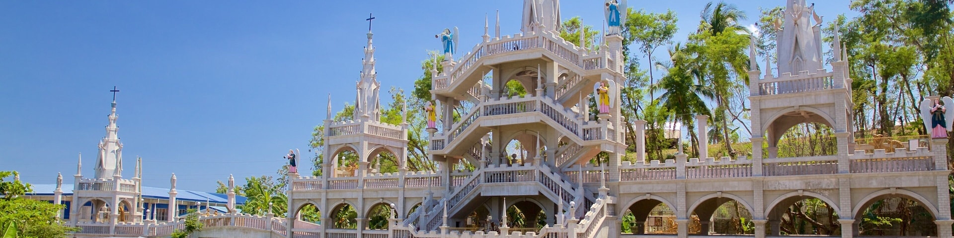 Santuário de Simala caracterizando arquitetura de patrimônio e aspectos religiosos