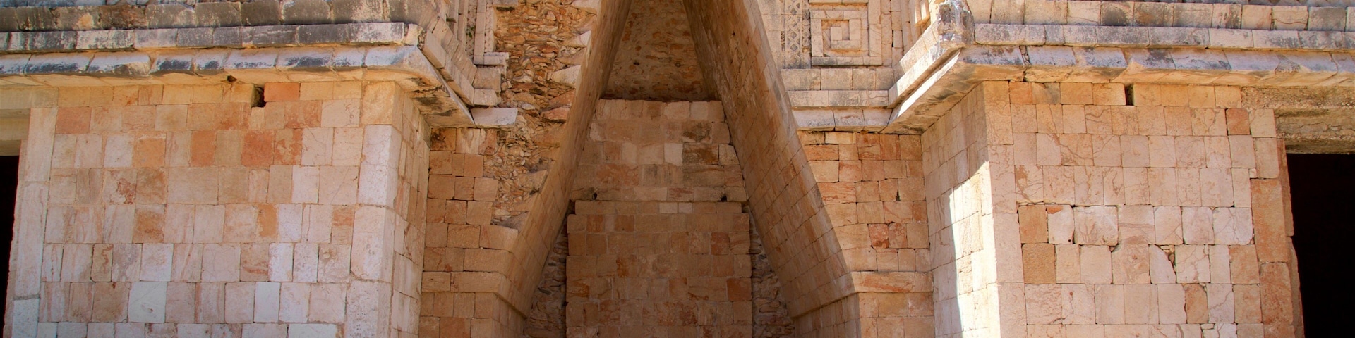 Governors Palace featuring heritage elements