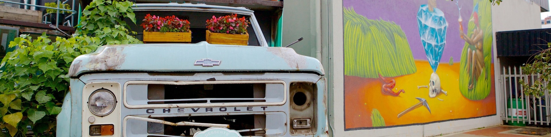 Arts on Main que inclui arte e arte ao ar livre