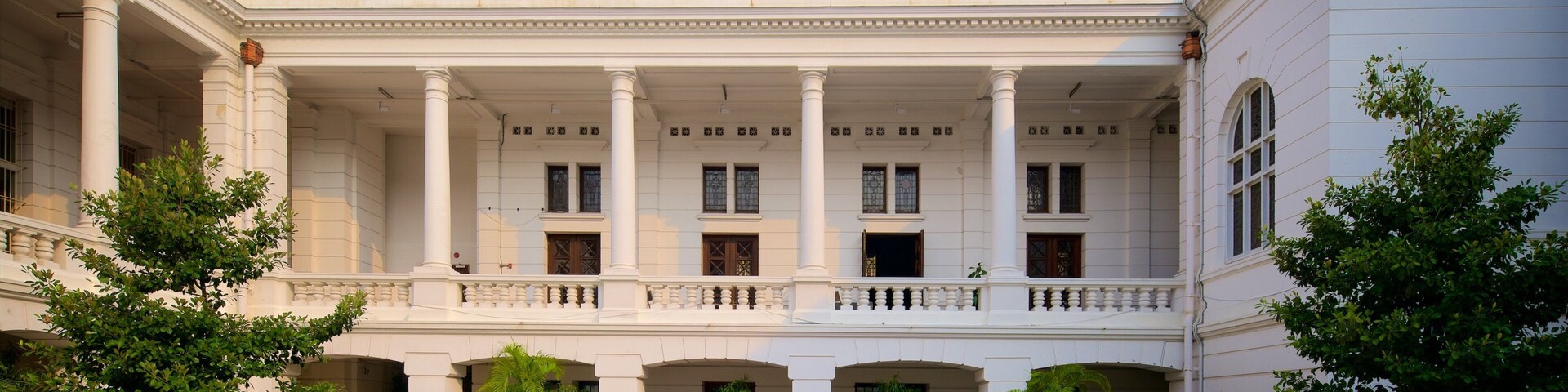 Museum Bank Indonesia featuring heritage architecture and a square or plaza