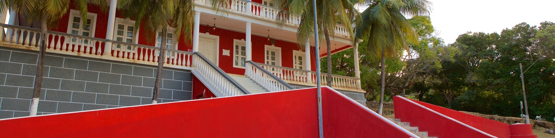 Sao Miguel Palace featuring a garden and a castle