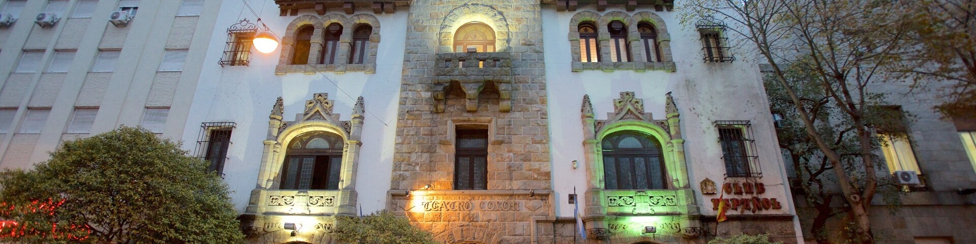 Colon Theater showing street scenes and a sunset