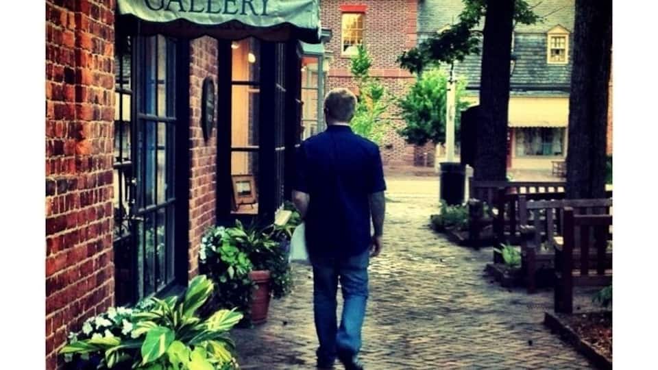 Lots of picturesque side streets and artisan shops