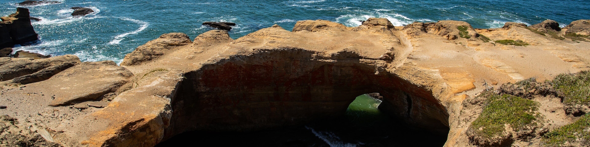 Devil\'s Punch Bowl State Natural Area