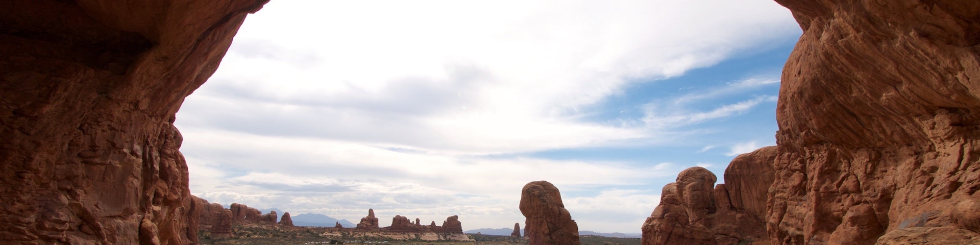Double Arch mostrando paisagem, montanhas e cenas tranquilas