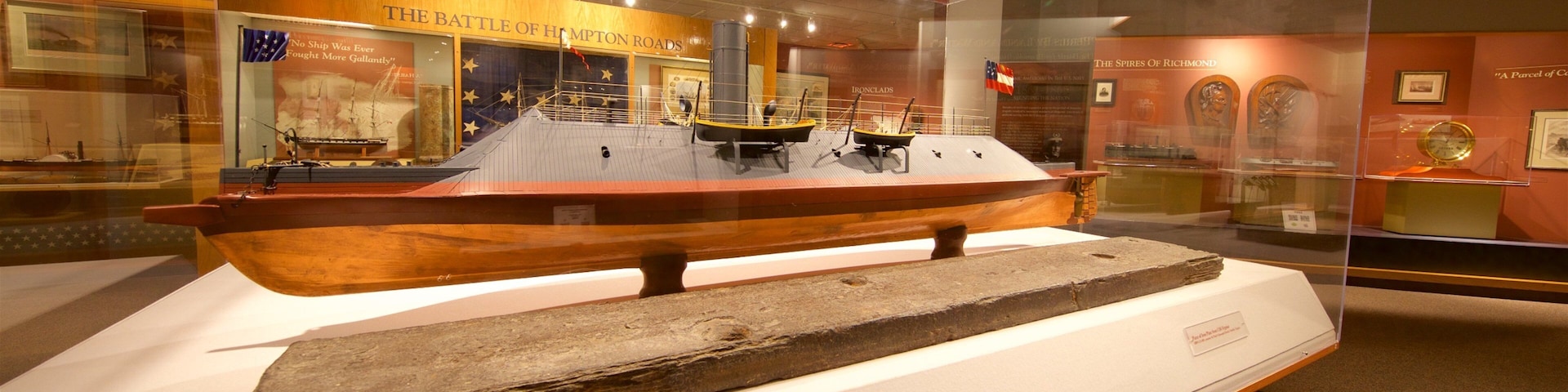 Hampton Roads Naval Museum que inclui vistas internas