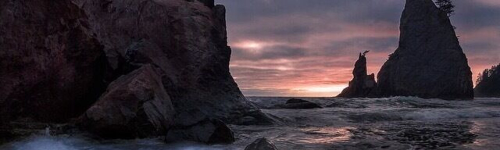Sunset on the rugged Olympic coastline. For those familiar with this beach, there used to be a large seastack here that toppled over awhile back, the remains are what you see in the left side of the frame.