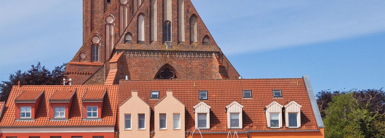 Barth, Germany, market square, view onto the fountain and the Marienkirche (church St. Mary)