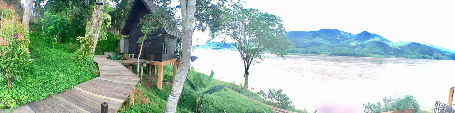 The edge of Northern Thailand by Mae Khong River. Lao is on the other side of the River. All I want is simply life.✌️