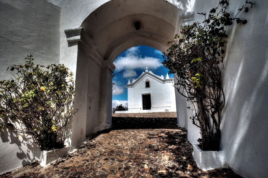 Little church on the highest point of my hometown. "Ermida da Nossa Senhora do Castelo", Aljustrel, Portugal
#aljustrel #Portugal #nossasenhoradocastelo #alentejo #visitportugal