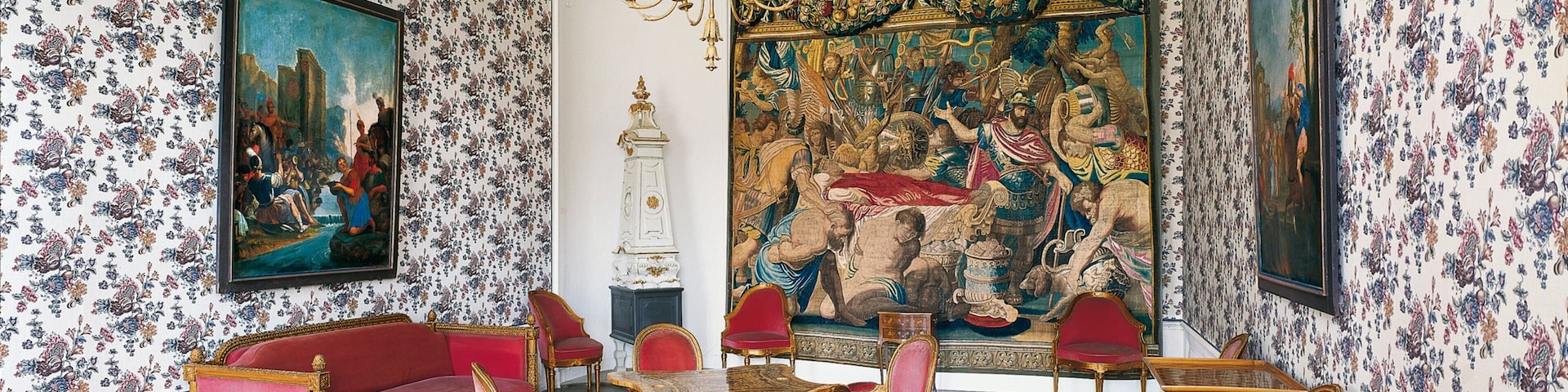 Seehof Palace featuring interior views and art