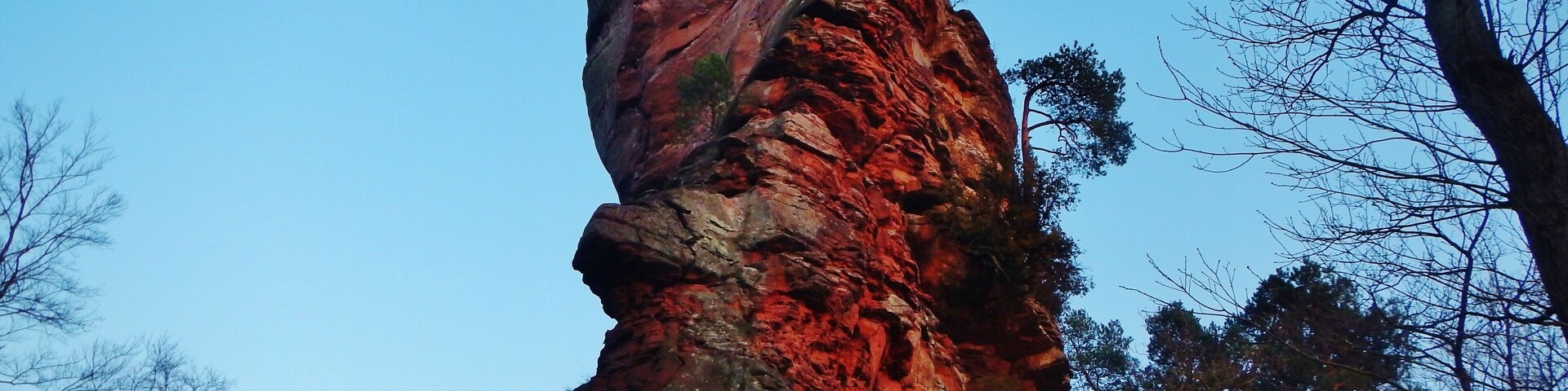 Felsformation bei der Burg Anebos zwischen der Burg Trifels und Burg Scharfenberg Münz