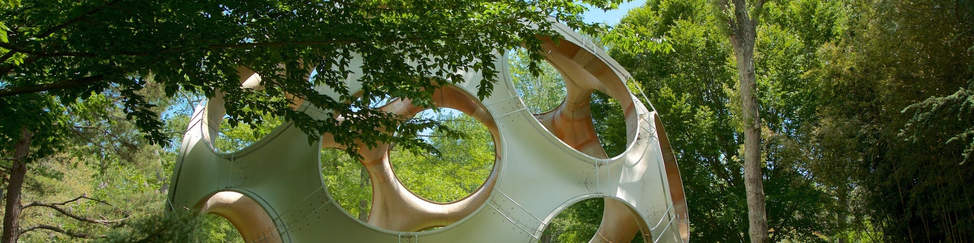 LongHouse Reserve showing a garden and outdoor art