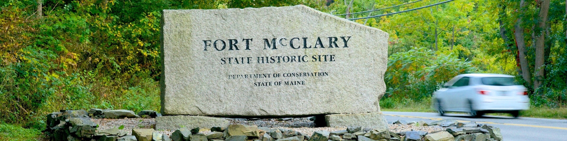 Fort McClary State Park showing signage