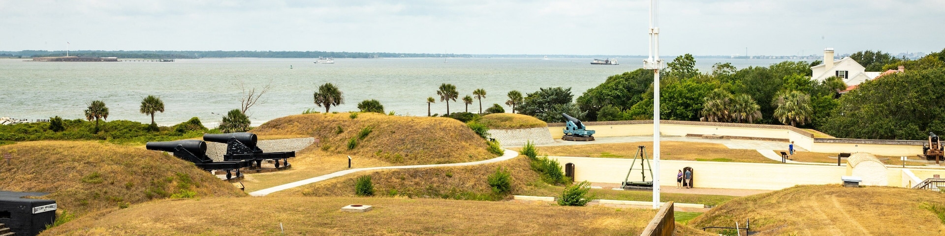Fort Moultrie showing military items, heritage elements and general coastal views