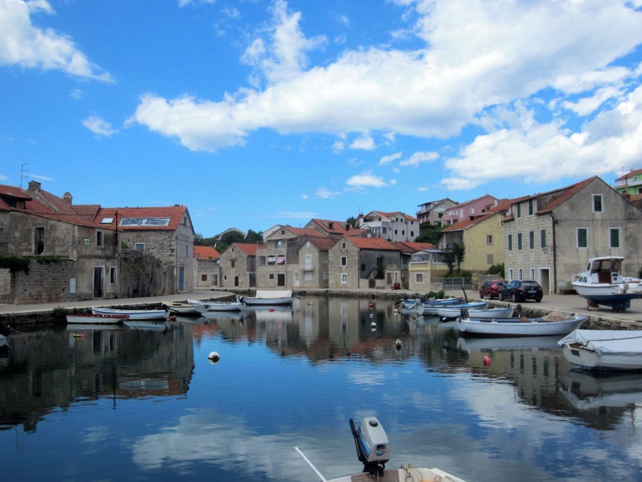 Scooting around Hvar island we came across many awesome charming towns full of tight cobblestone streets, charming cafes and wonderful sights, Vrboska being one of them.
