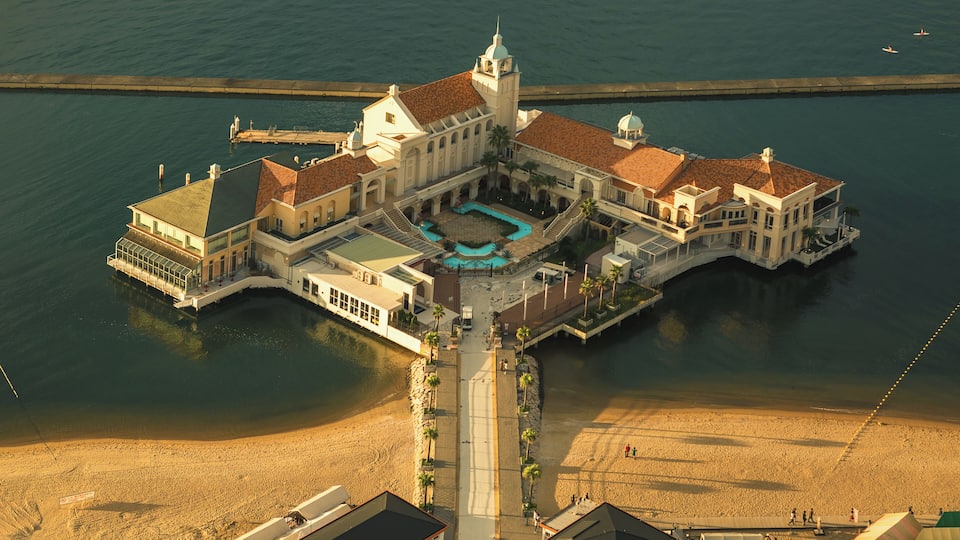 Seaside Momochi (シーサイドももち, Shīsaido Momochi) is Fukuoka's modern waterfront located on reclaimed land along Hakata Bay. The area was originally developed as the site of the 1989 Asia Pacific Expo and is now home to several attractive amusements including beaches, museums and a variety of shopping and dining options centered around Fukuoka Tower.
.
Momochihama Seaside Park is a one kilometer long stretch of artificial beach at the foot of Fukuoka Tower. At the center of the beach is Marizon, an artificial island featuring restaurants, shops, a wedding hall, and a ferry port with connections to Uminonakamichi Seaside Park across Hakata Bay. The beach is also a popular spot for swimming and sports such as volleyball and soccer.
.
Probably one of the best views to see the whole expanse of the beach (as well as a 360degree view of the city) would be from atop the Fukuoka Tower observation deck, 123m above ground. I highly recommend going there before sunset right before it gets crowded to appreciate the view during daytime and golden hour, then stay until evening to witness the blue hour and night view of the whole city. Once back on the ground and outside of the tower, don’t miss the building’s light illumination show which changes every few weeks and on special occasions.