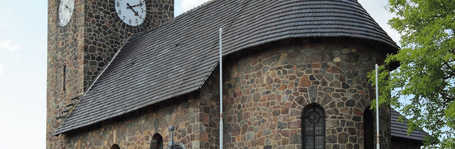 This is a picture of the Brandenburger Baudenkmal (cultural heritage monument) with the ID