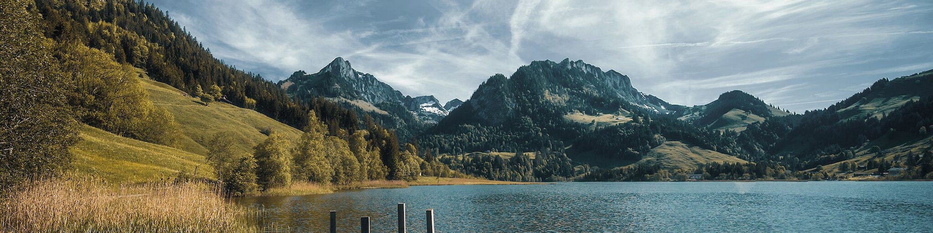 The round lake walk takes about 45 min to 1 hour, depending upon your rhythm. Quite a lot of photo spots on offer along the way.