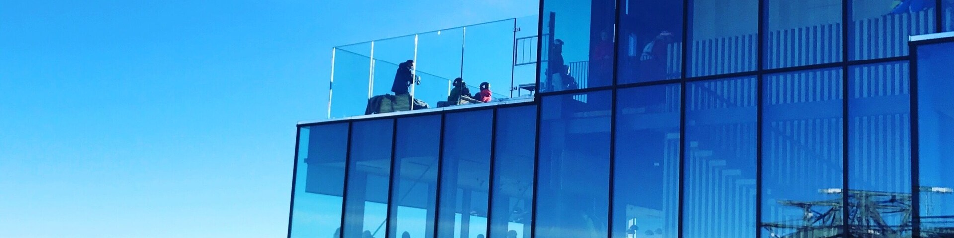 ICE Q als James-Bond-Location.