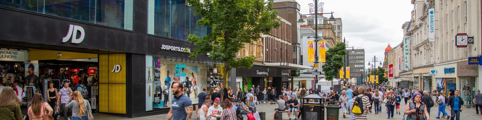 Northumberland Street featuring street scenes as well as a large group of people