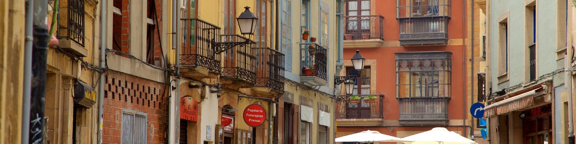 Centro Histórico mostrando elementos de patrimônio e uma cidade