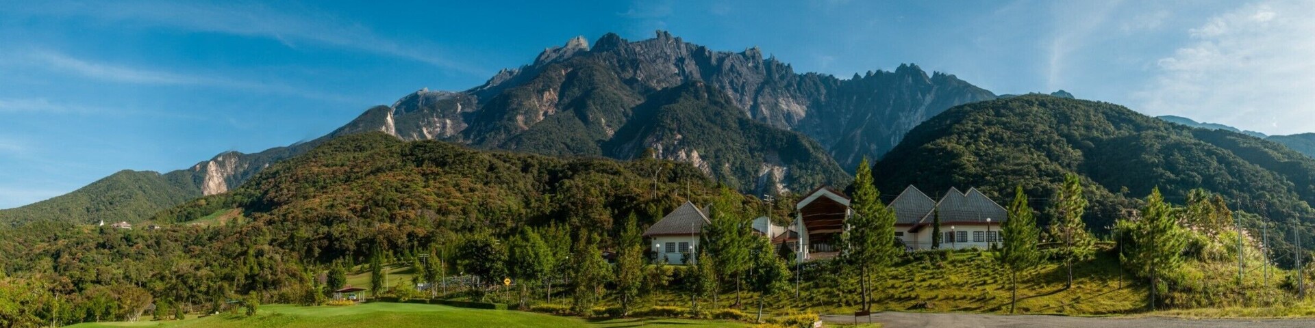 A panorama so vivid, so serene and so #green will surely take your breath away!
For more such cool pictures, do visit our blog! :)