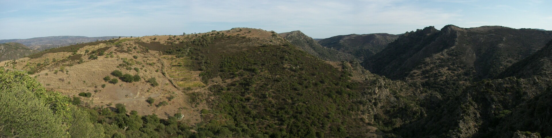 Montagne intorno a Goni
