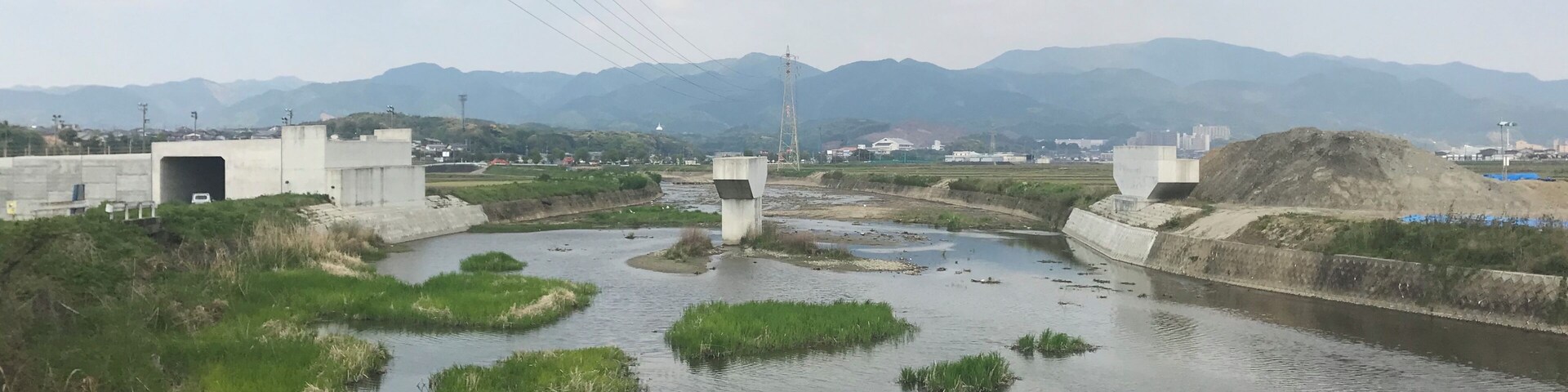 大隈橋より望む多々良川(上流側)