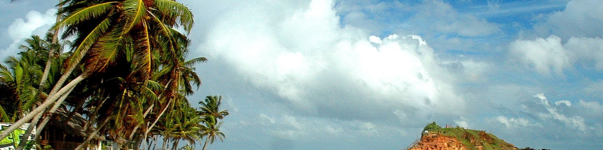 Just fewmoments befor the storm came we had discovered this small island near to the beach, where you have to go trough the ocean and go upstairs.
#BeachBound