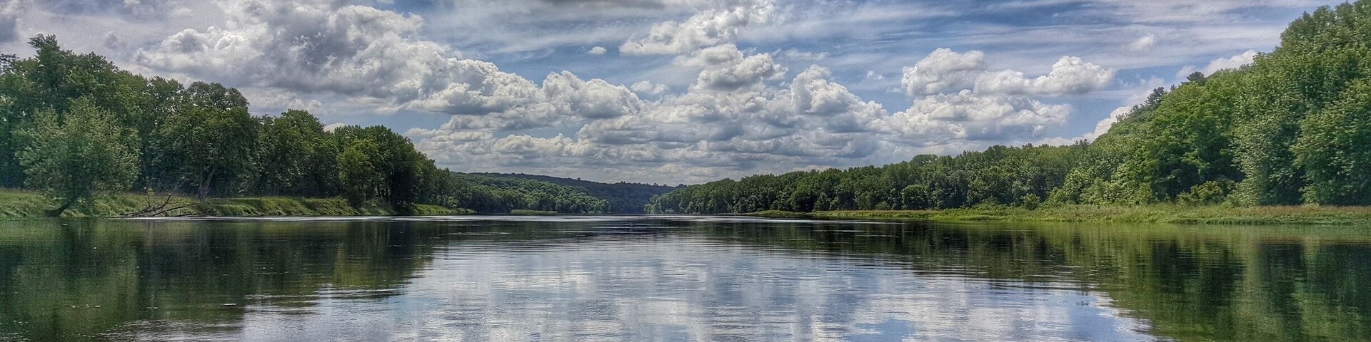 St. Croix River Kayaking. It's a great way to spend a summer day with family! #endlesssummer